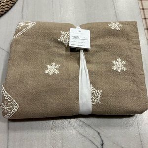 Pottery Barn | Dining | Pottery Barn Gingerbread Village Embroidered ...